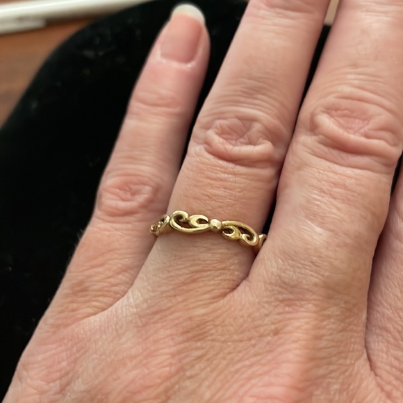Metalicious | Jewelry | 4k Yellow Gold Swirl Ring | Poshmark
